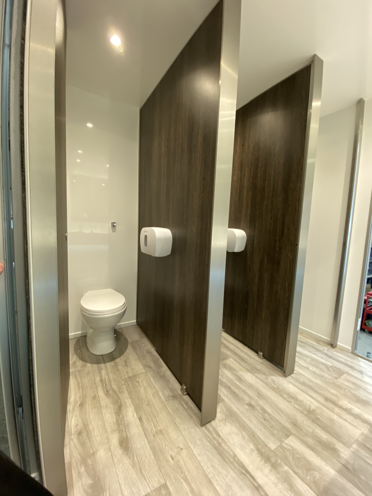 Luxury Portable Toilet Trailers – Mitanium