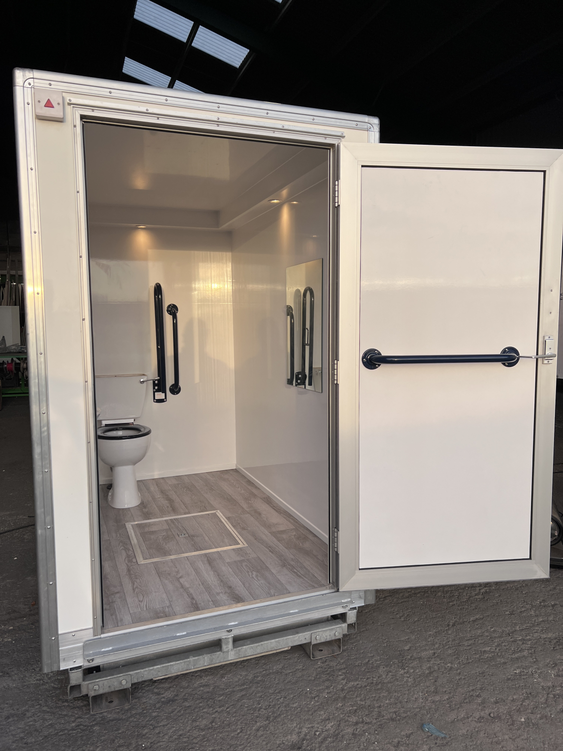 Accessible Washroom Toilet Trailers and Pods – Mitanium